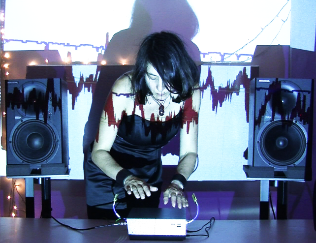 Eleonora Oreggia/xname: Electromagnetism and gestures – u(bqt)lab